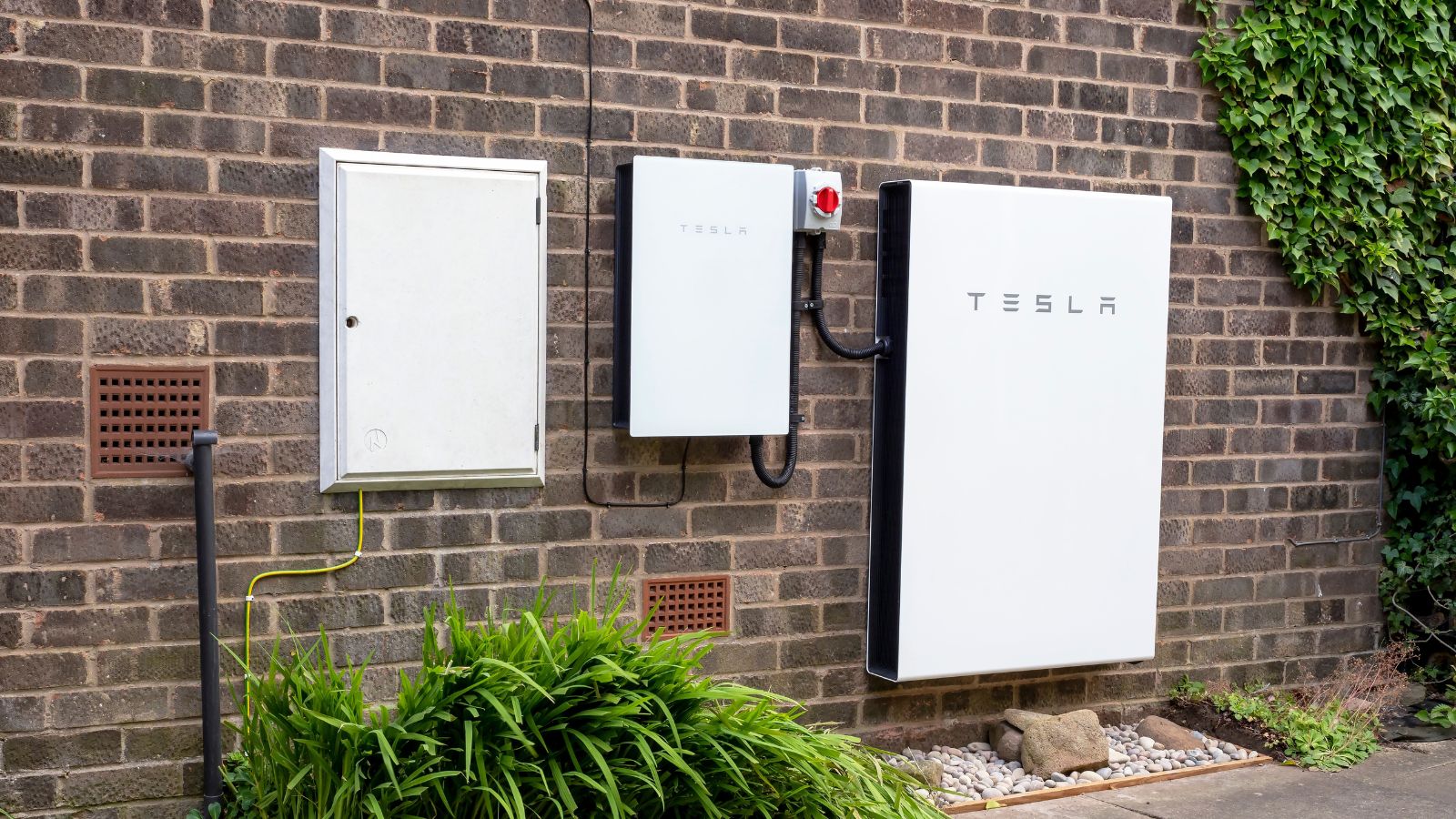 Maximising the Efficiency of Your Home Battery Storage System - MEB Total